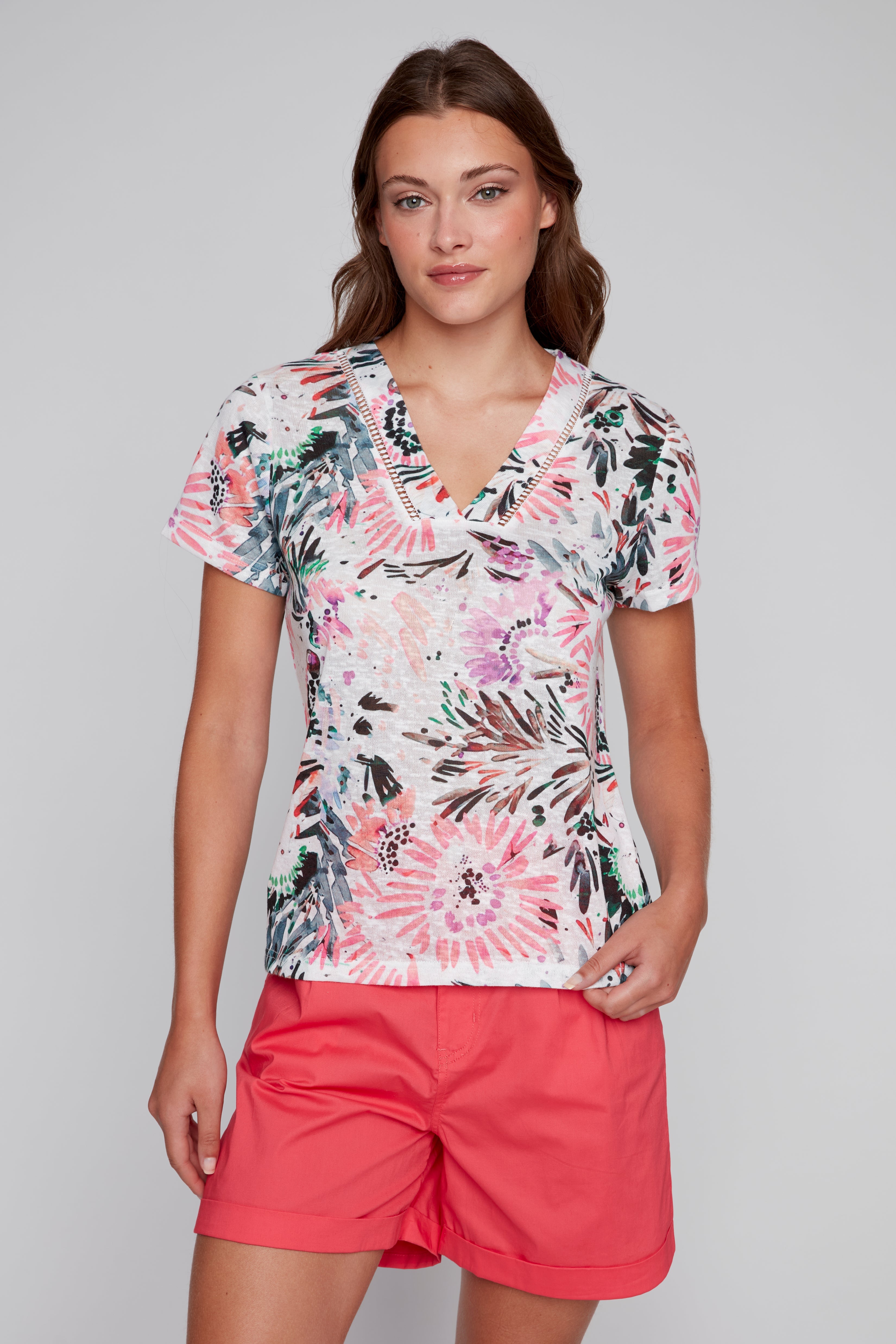 T-Shit Col V Imprimé de Fleurs – Boutique Elle et Moi